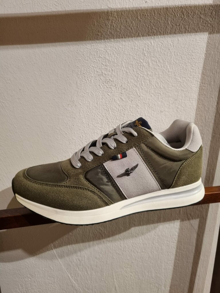 Aeronautica Militare – Sneakers con aquila turrita verde – Tosti ...